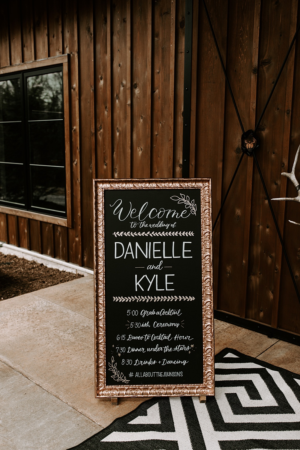 Seating Charts, Bar Signage, & Welcome Signs: Ways to incorporate hand ...